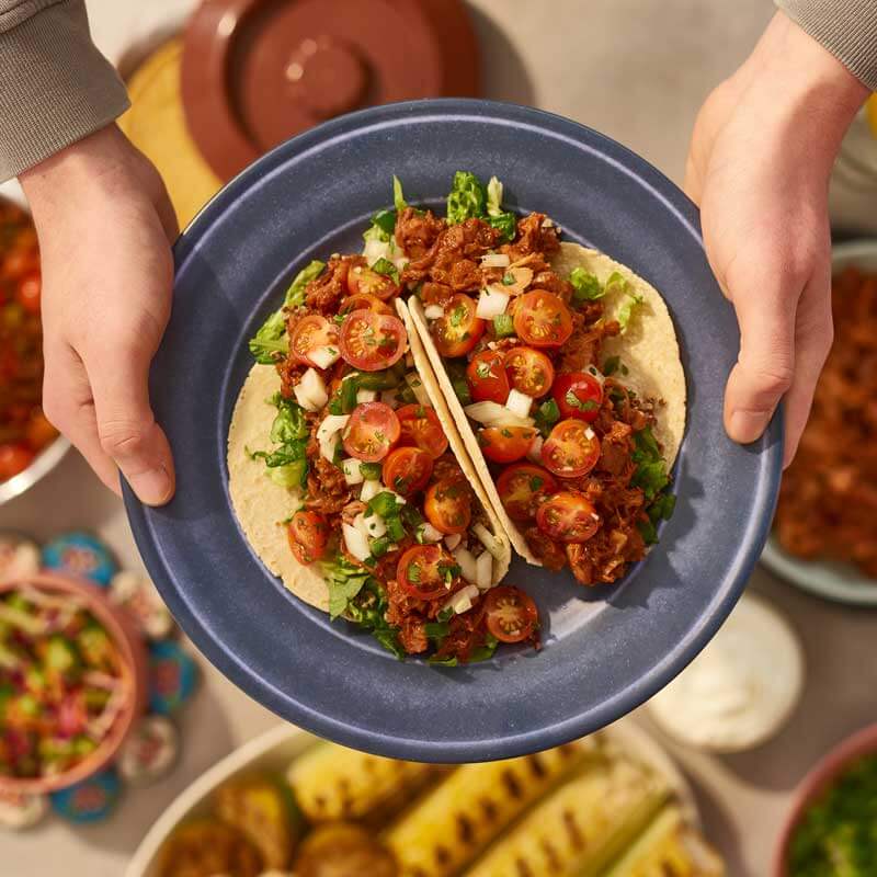 Tacos veganos de jaca tirada y salsa Glorys® - NatureSweet